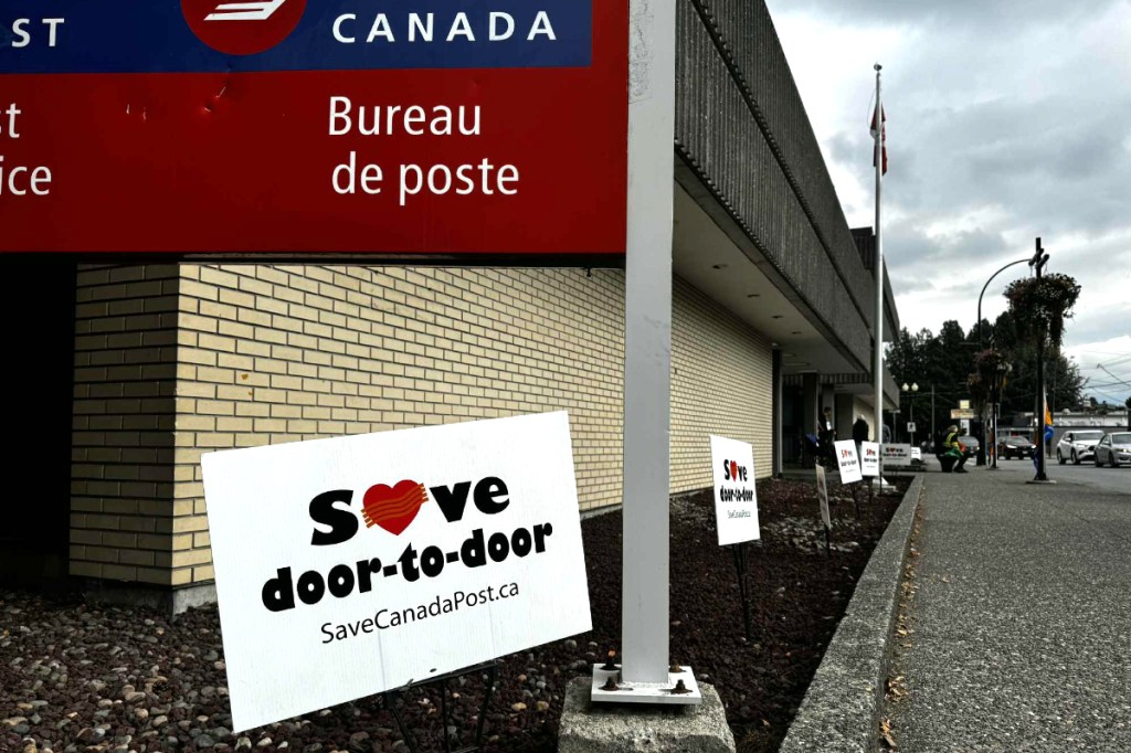 Canada Post union members move to rotating strike | Today in BC